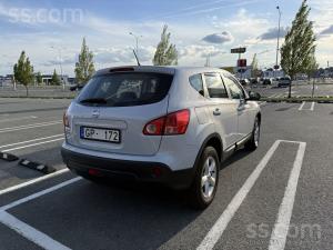 Grey Nissan Qashqai 2007 in Riga, with an engine capacity of 2.00 L and mileage of 234 thousand km for 3500 €, photo 4 on AUTOMOTO.COM.LV