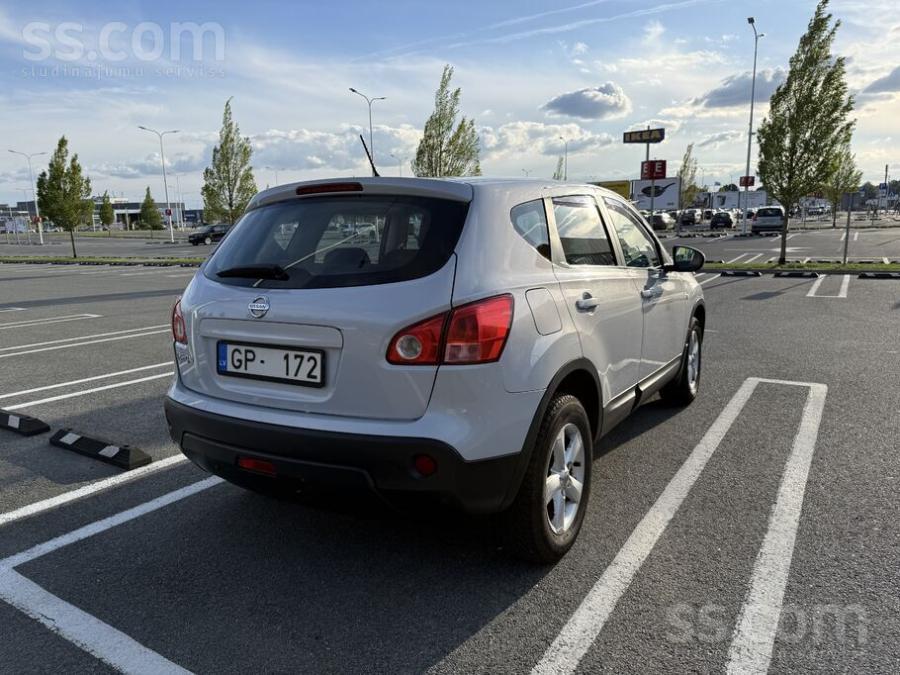 Grey Nissan Qashqai 2007 in Riga, with an engine capacity of 2.00 L and mileage of 234 thousand km for 3500 €, photo 4 on AUTOMOTO.COM.LV