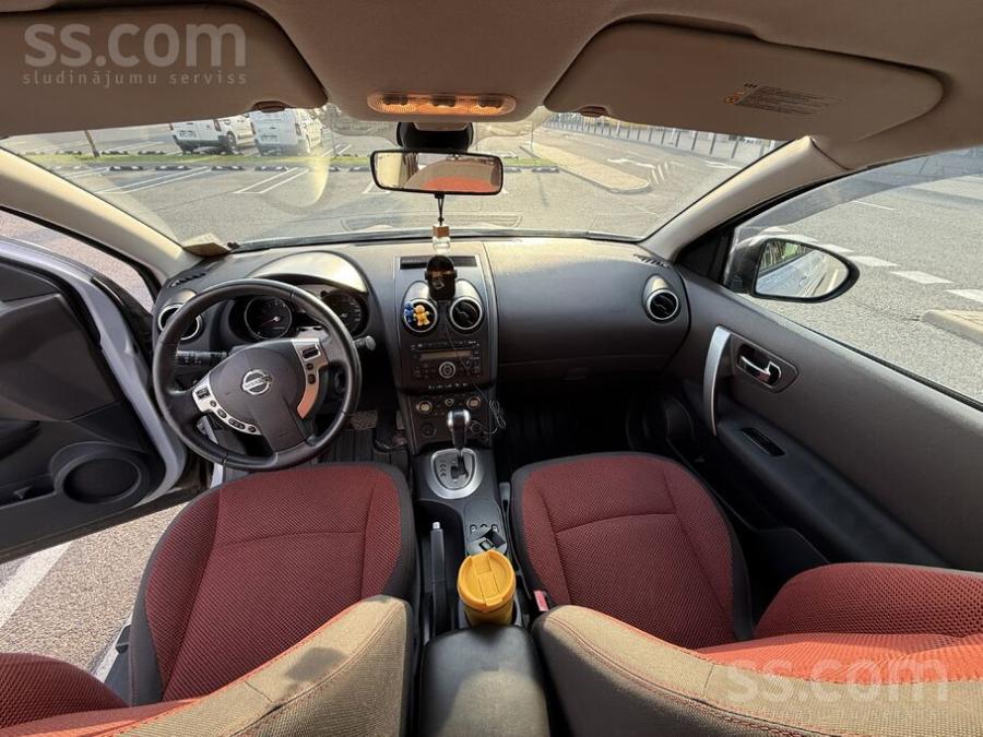 Grey Nissan Qashqai 2007 in Riga, with an engine capacity of 2.00 L and mileage of 234 thousand km for 3500 €, photo 6 on AUTOMOTO.COM.LV