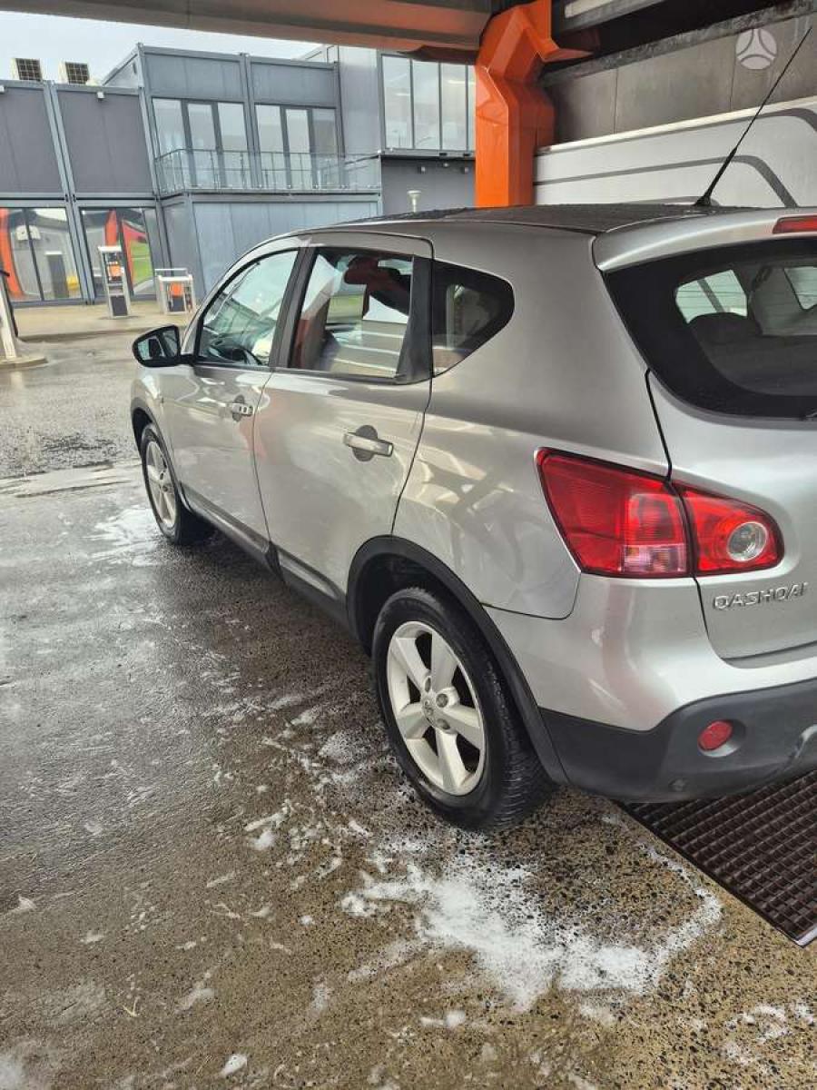 Grey Nissan Qashqai 2007 in Vilnius, with an engine capacity of 1.50 L and mileage of 338 thousand km for 2700 €, photo 5 on AUTOMOTO.COM.LV