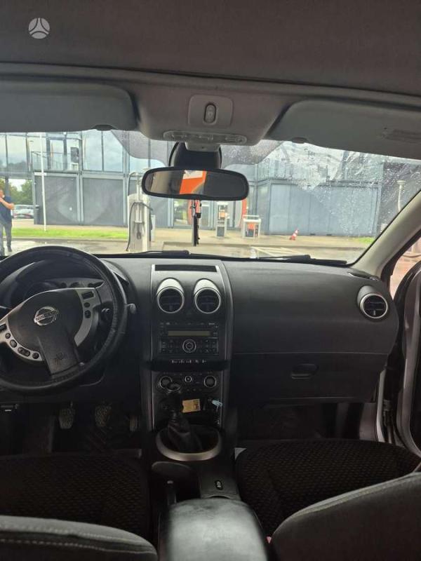 Grey Nissan Qashqai 2007 in Vilnius, with an engine capacity of 1.50 L and mileage of 338 thousand km for 2700 €, photo 7 on AUTOMOTO.COM.LV