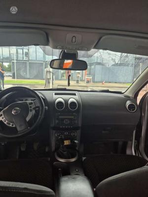 Grey Nissan Qashqai 2007 in Vilnius, with an engine capacity of 1.50 L and mileage of 338 thousand km for 2700 €, photo 7 on AUTOMOTO.COM.LV