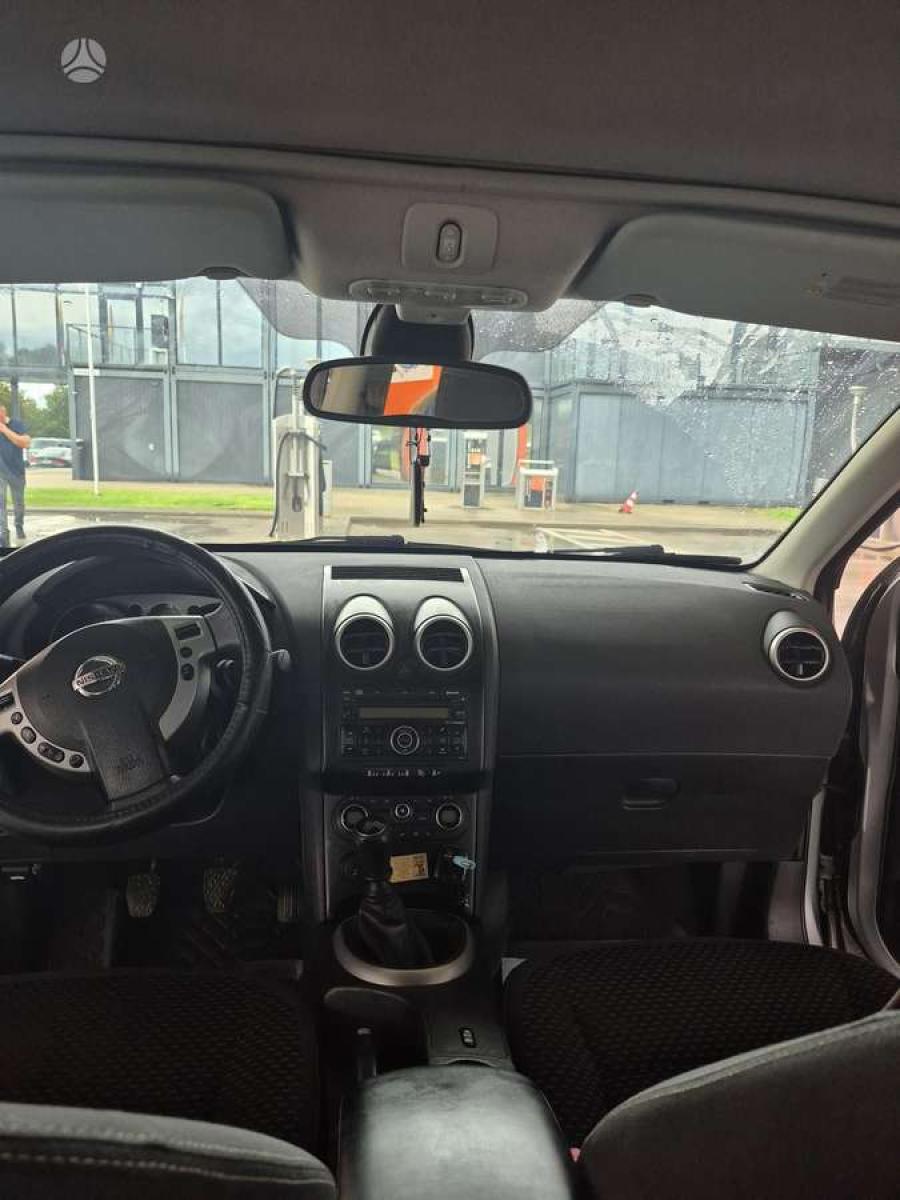 Grey Nissan Qashqai 2007 in Vilnius, with an engine capacity of 1.50 L and mileage of 338 thousand km for 2700 €, photo 7 on AUTOMOTO.COM.LV