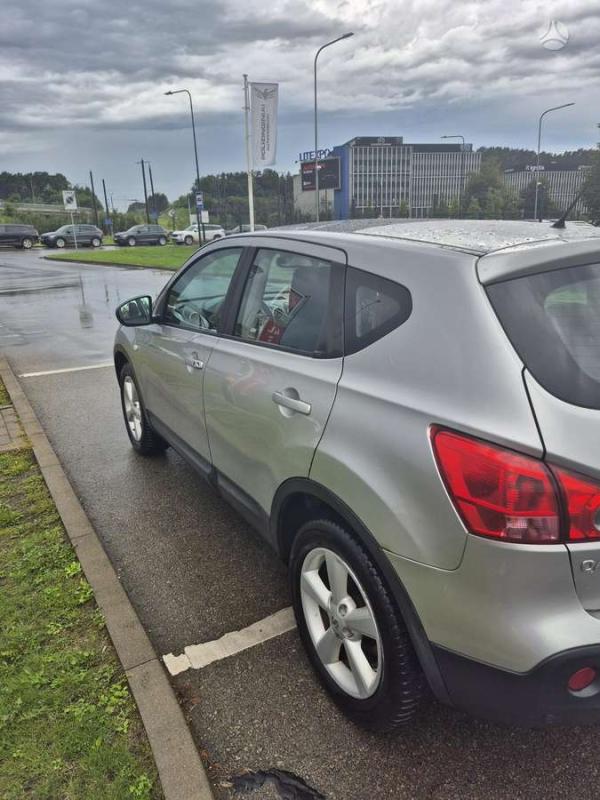 Grey Nissan Qashqai 2007 in Vilnius, with an engine capacity of 1.50 L and mileage of 338 thousand km for 2700 €, photo 8 on AUTOMOTO.COM.LV