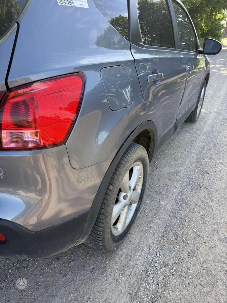 Pelēks Nissan Qashqai 2009 Tauragė, ar dzinēja tilpumu 1.50 L un nobraukumu 210 tūkst. km par 1900 €, foto 4 vietnē AUTOMOTO.COM.LV