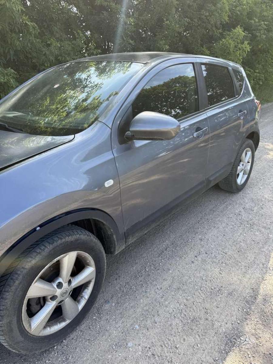 Pelēks Nissan Qashqai 2009 Tauragė, ar dzinēja tilpumu 1.50 L un nobraukumu 210 tūkst. km par 1900 €, foto 6 vietnē AUTOMOTO.COM.LV