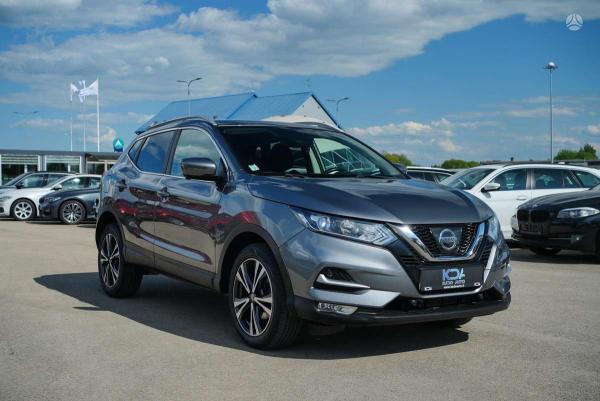 Grey Nissan Qashqai 2018 in Marijampole, with an engine capacity of 1.20 L and mileage of 97 thousand km for 12250 €, photo 1 on AUTOMOTO.COM.LV