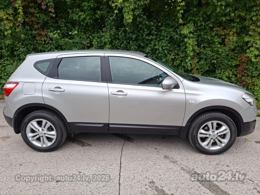 Pelēks Nissan Qashqai 2011 Tallina, ar dzinēja tilpumu 2.00 L un nobraukumu 169 tūkst. km par 5500 €, foto 7 vietnē AUTOMOTO.COM.LV