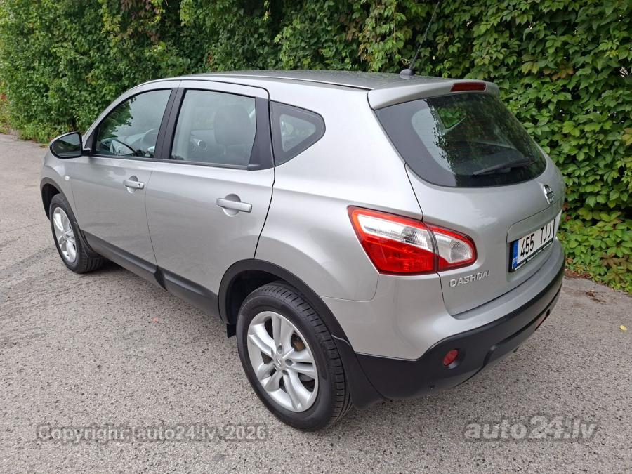 Pelēks Nissan Qashqai 2011 Tallina, ar dzinēja tilpumu 2.00 L un nobraukumu 169 tūkst. km par 5500 €, foto 9 vietnē AUTOMOTO.COM.LV