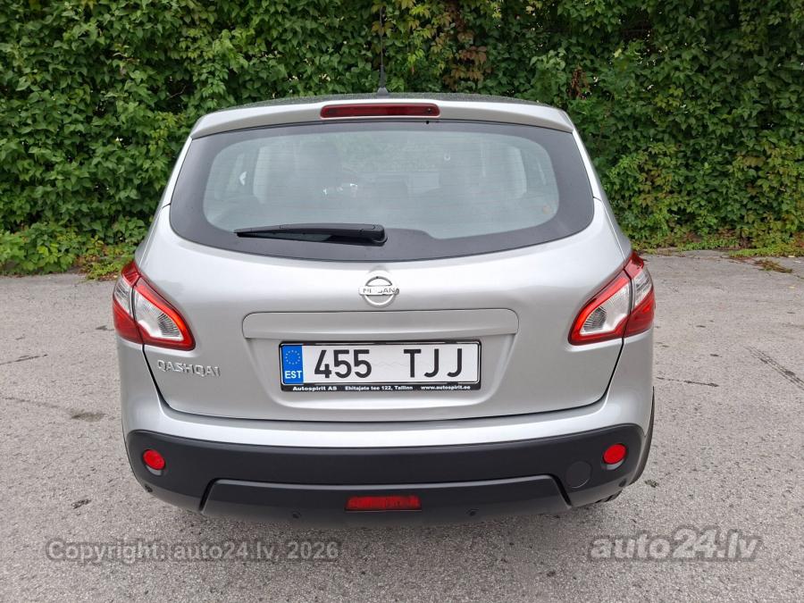 Pelēks Nissan Qashqai 2011 Tallina, ar dzinēja tilpumu 2.00 L un nobraukumu 169 tūkst. km par 5500 €, foto 11 vietnē AUTOMOTO.COM.LV