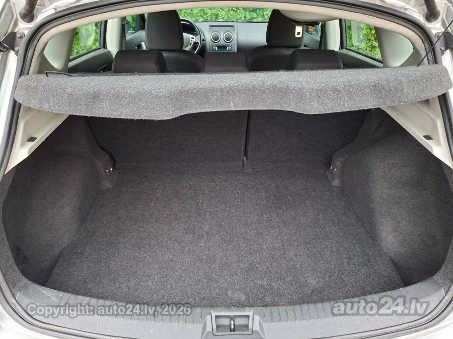 Pelēks Nissan Qashqai 2011 Tallina, ar dzinēja tilpumu 2.00 L un nobraukumu 169 tūkst. km par 5500 €, foto 15 vietnē AUTOMOTO.COM.LV
