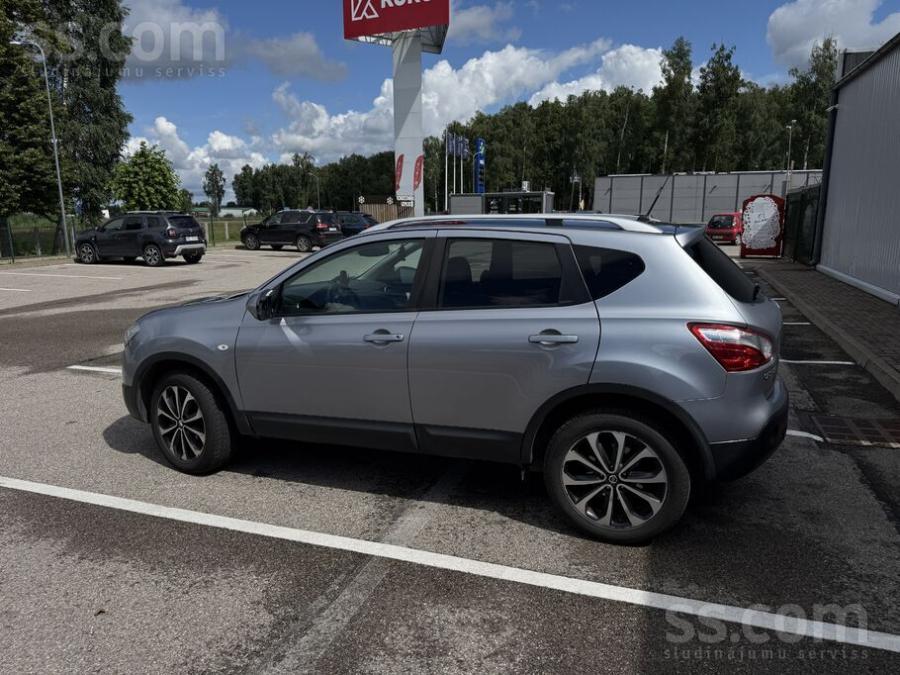 Pelēks Nissan Qashqai 2012 Rīga, ar dzinēja tilpumu 1.60 L un nobraukumu 320 tūkst. km par 3900 €, foto 9 vietnē AUTOMOTO.COM.LV