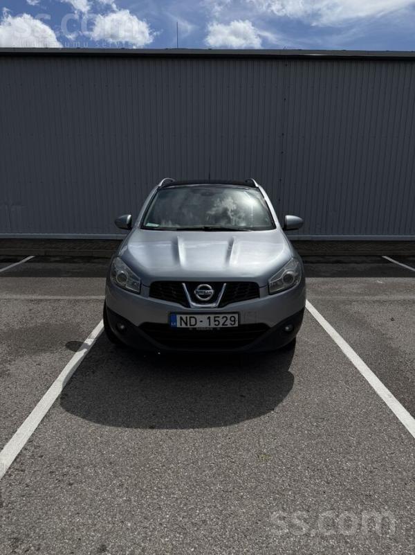 Grey Nissan Qashqai 2012 in Riga, with an engine capacity of 1.60 L and mileage of 320 thousand km for 3900 €, photo 3 on AUTOMOTO.COM.LV