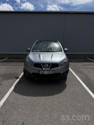 Pelēks Nissan Qashqai 2012 Rīga, ar dzinēja tilpumu 1.60 L un nobraukumu 320 tūkst. km par 3900 €, foto 4 vietnē AUTOMOTO.COM.LV