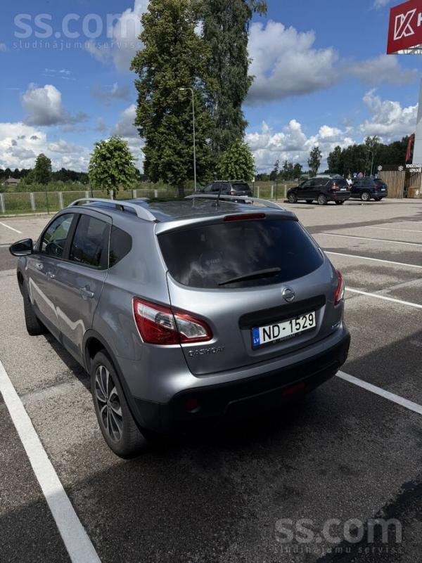 Grey Nissan Qashqai 2012 in Riga, with an engine capacity of 1.60 L and mileage of 320 thousand km for 3900 €, photo 5 on AUTOMOTO.COM.LV