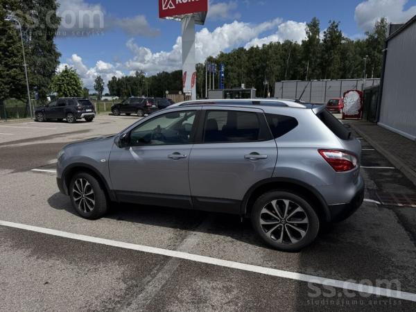 Grey Nissan Qashqai 2012 in Riga, with an engine capacity of 1.60 L and mileage of 320 thousand km for 3900 €, photo 6 on AUTOMOTO.COM.LV