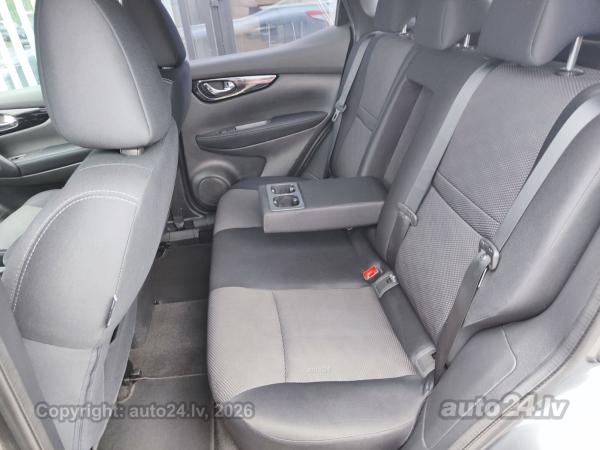 Grey Nissan Qashqai 2014 in Tartu, with an engine capacity of 1.60 L and mileage of 270 thousand km for 6990 €, photo 6 on AUTOMOTO.COM.LV