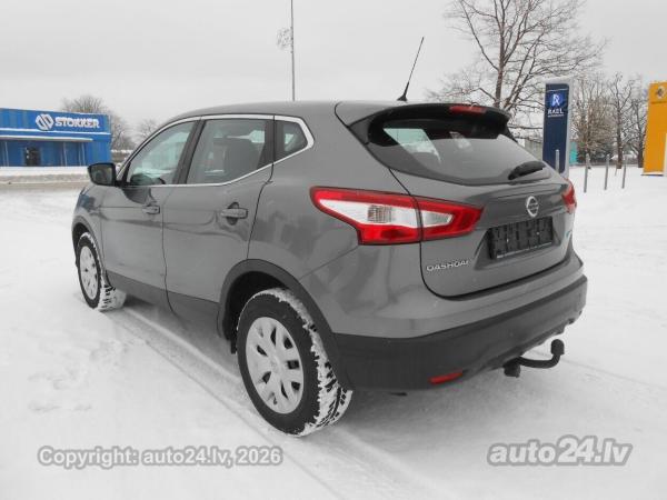 Grey Nissan Qashqai 2015 in Viljandi, with an engine capacity of 1.50 L and mileage of 211 thousand km for 8990 €, photo 4 on AUTOMOTO.COM.LV