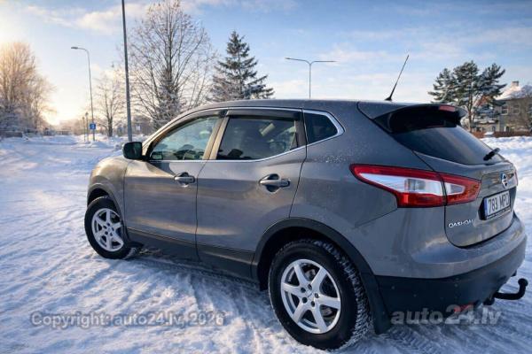 Pelēks Nissan Qashqai 2015 Tallina, ar dzinēja tilpumu 1.60 L un nobraukumu 105 tūkst. km par 10500 €, foto 3 vietnē AUTOMOTO.COM.LV