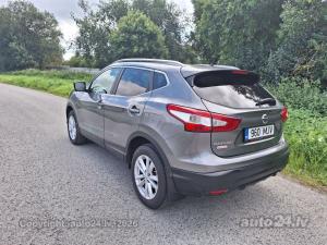 Pelēks Nissan Qashqai 2015 Tallina, ar dzinēja tilpumu 1.20 L un nobraukumu 143 tūkst. km par 9600 €, foto 3 vietnē AUTOMOTO.COM.LV