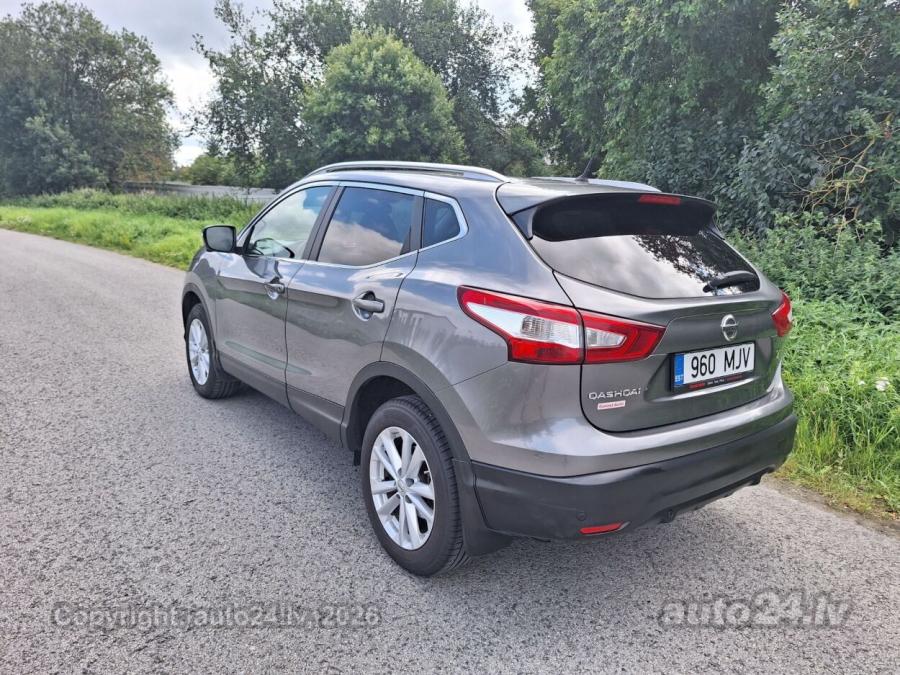 Pelēks Nissan Qashqai 2015 Tallina, ar dzinēja tilpumu 1.20 L un nobraukumu 143 tūkst. km par 9600 €, foto 3 vietnē AUTOMOTO.COM.LV