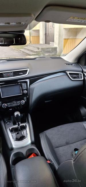 Pelēks Nissan Qashqai 2015 Tallina, ar dzinēja tilpumu 1.20 L un nobraukumu 158 tūkst. km par 8400 €, foto 9 vietnē AUTOMOTO.COM.LV