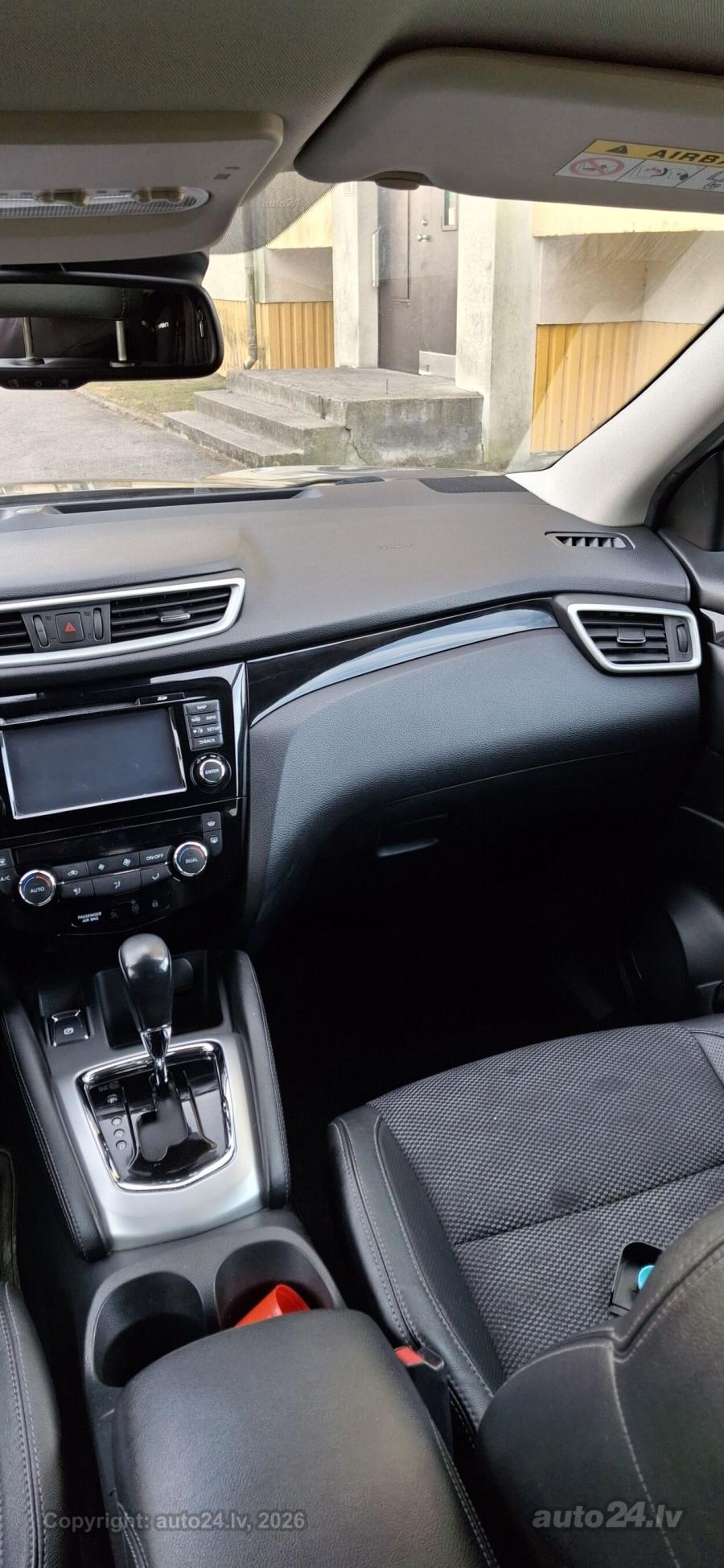 Pelēks Nissan Qashqai 2015 Tallina, ar dzinēja tilpumu 1.20 L un nobraukumu 158 tūkst. km par 8400 €, foto 9 vietnē AUTOMOTO.COM.LV