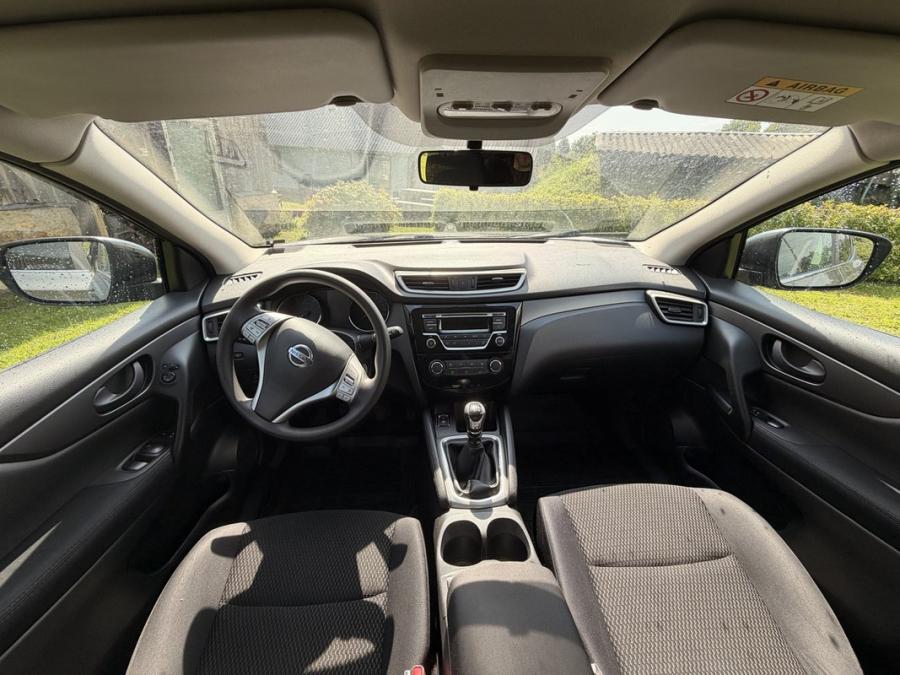 Grey Nissan Qashqai 2015 in Rakvere, with an engine capacity of 0.00 L and mileage of 165 thousand km for 7300 €, photo 15 on AUTOMOTO.COM.LV
