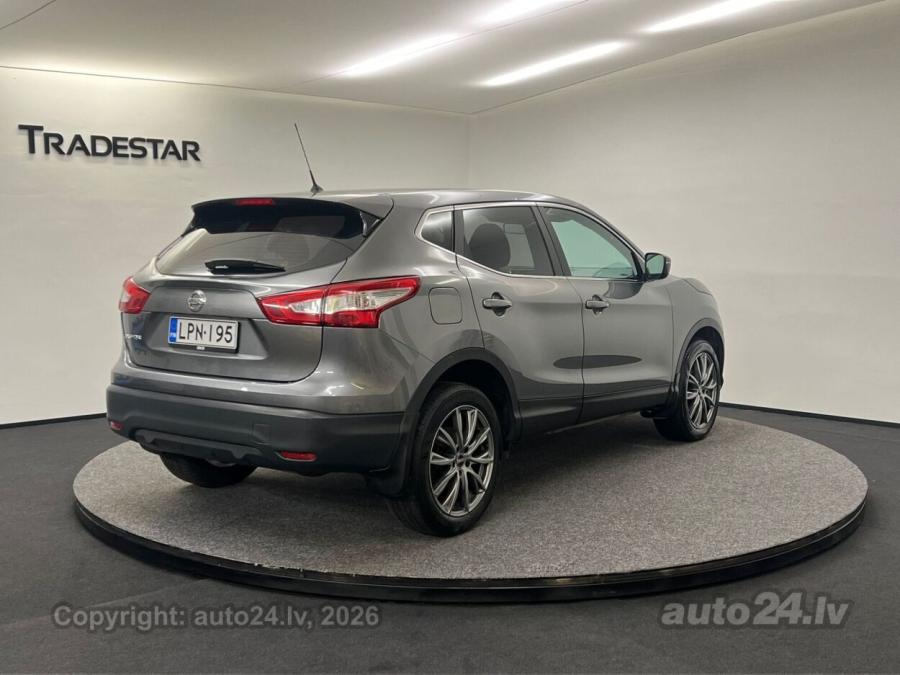 Grey Nissan Qashqai 2016 in Parnu, with an engine capacity of 1.20 L and mileage of 144 thousand km for 8990 €, photo 5 on AUTOMOTO.COM.LV