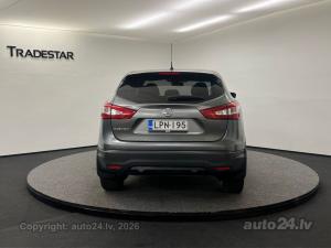Grey Nissan Qashqai 2016 in Parnu, with an engine capacity of 1.20 L and mileage of 144 thousand km for 8990 €, photo 6 on AUTOMOTO.COM.LV