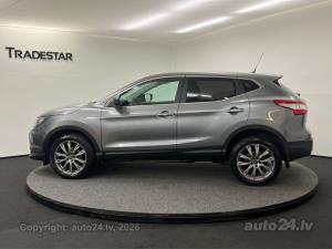 Grey Nissan Qashqai 2016 in Parnu, with an engine capacity of 1.20 L and mileage of 144 thousand km for 8990 €, photo 8 on AUTOMOTO.COM.LV