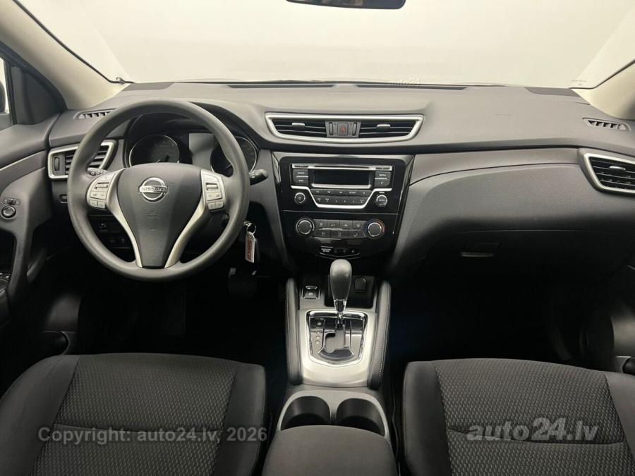 Grey Nissan Qashqai 2016 in Parnu, with an engine capacity of 1.20 L and mileage of 144 thousand km for 8990 €, photo 11 on AUTOMOTO.COM.LV