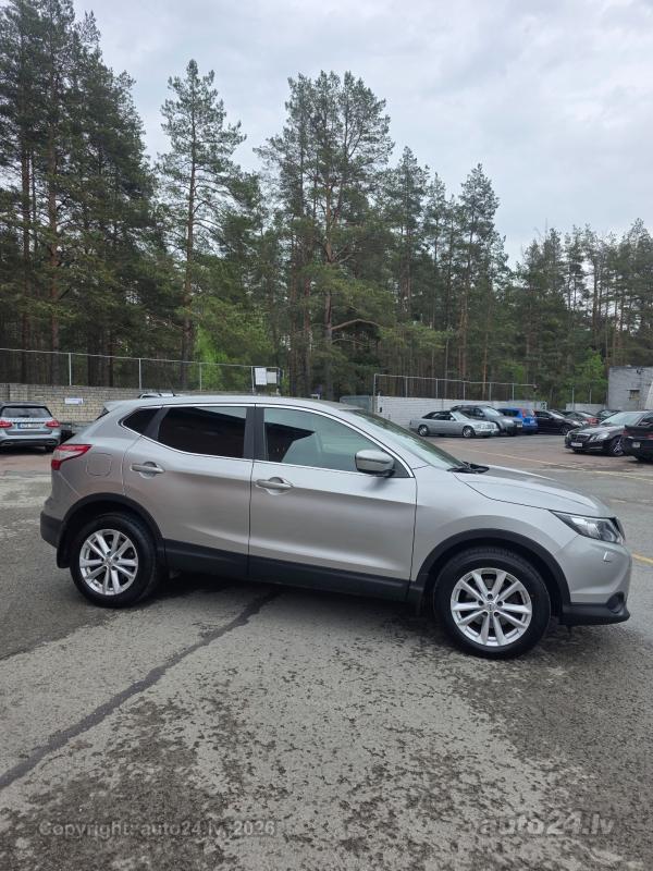 Grey Nissan Qashqai 2016 in Tallinn, with an engine capacity of 1.20 L and mileage of 135 thousand km for 6800 €, photo 3 on AUTOMOTO.COM.LV