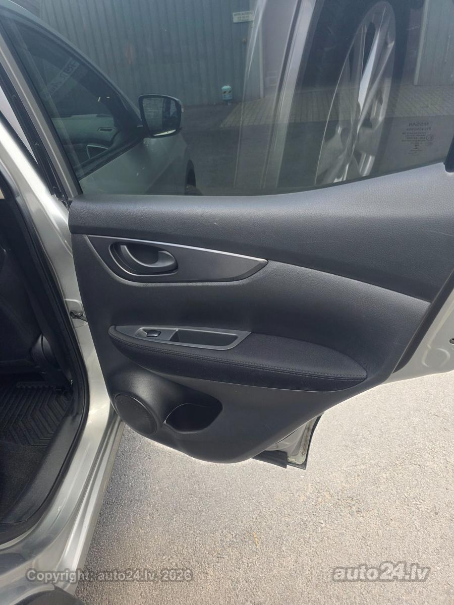 Pelēks Nissan Qashqai 2016 Tallina, ar dzinēja tilpumu 1.20 L un nobraukumu 135 tūkst. km par 6800 €, foto 14 vietnē AUTOMOTO.COM.LV