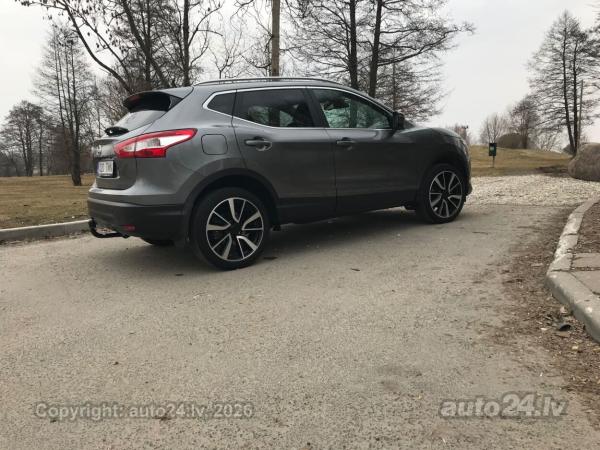 Grey Nissan Qashqai 2017 in Tartu, with an engine capacity of 1.20 L and mileage of 150 thousand km for 10000 €, photo 2 on AUTOMOTO.COM.LV
