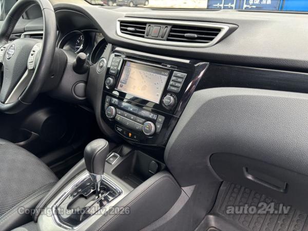 Grey Nissan Qashqai 2017 in Paide, with an engine capacity of 1.20 L and mileage of 37 thousand km for 12390 €, photo 9 on AUTOMOTO.COM.LV