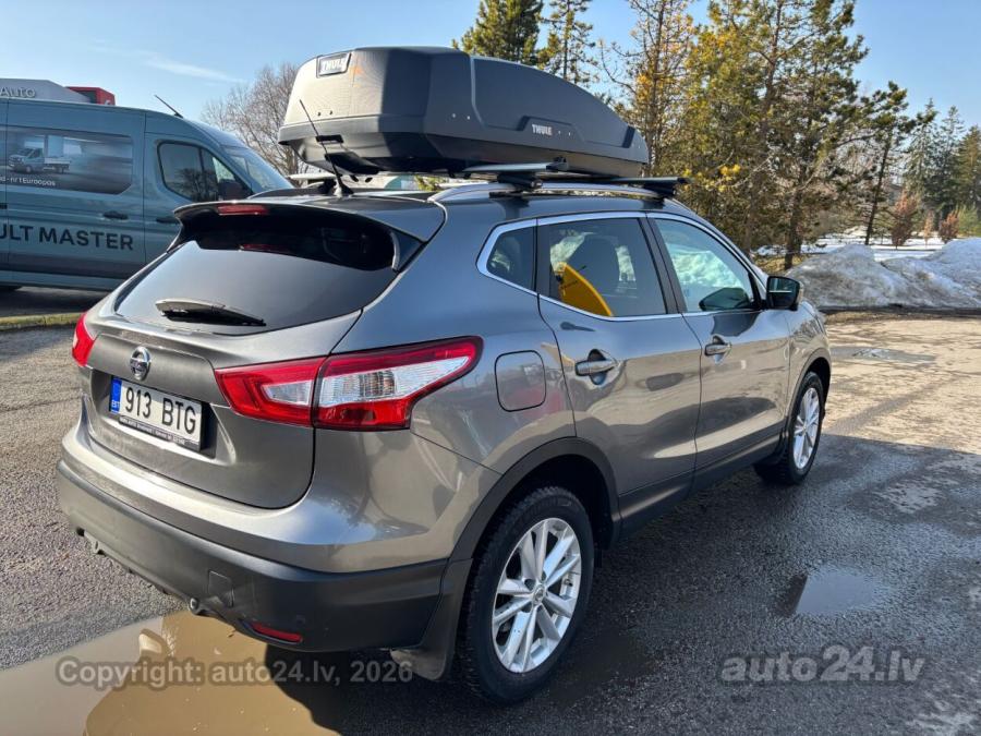 Grey Nissan Qashqai 2017 in Rakvere, with an engine capacity of 1.20 L and mileage of 198 thousand km for 6990 €, photo 5 on AUTOMOTO.COM.LV