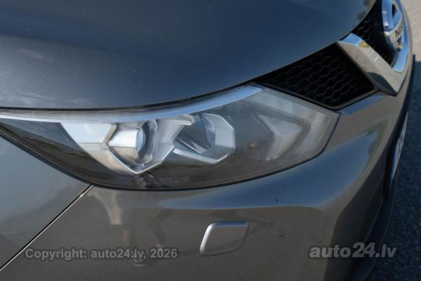 Grey Nissan Qashqai 2017 in Tallinn, with an engine capacity of 1.20 L and mileage of 169 thousand km for 7900 €, photo 9 on AUTOMOTO.COM.LV