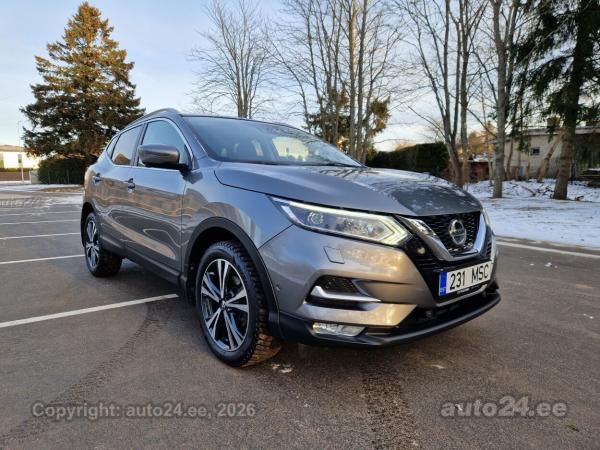 Grey Nissan Qashqai 2018 in Tallinn, with an engine capacity of 1.20 L and mileage of 29 thousand km for 12900 €, photo 1 on AUTOMOTO.COM.LV