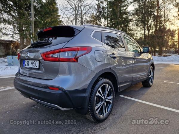 Grey Nissan Qashqai 2018 in Tallinn, with an engine capacity of 1.20 L and mileage of 29 thousand km for 12900 €, photo 3 on AUTOMOTO.COM.LV