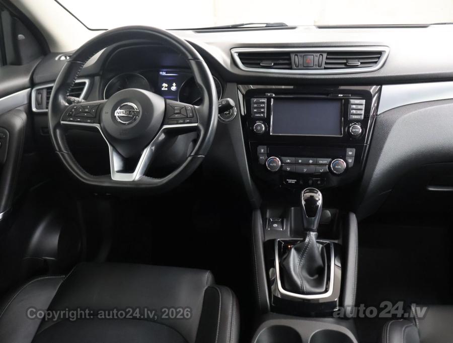Grey Nissan Qashqai 2018 in Tallinn, with an engine capacity of 1.20 L and mileage of 107 thousand km for 11900 €, photo 8 on AUTOMOTO.COM.LV