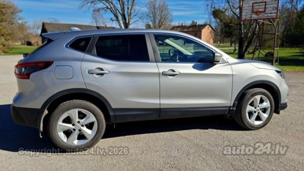 Grey Nissan Qashqai 2018 in Tallinn, with an engine capacity of 1.20 L and mileage of 91 thousand km for 10500 €, photo 4 on AUTOMOTO.COM.LV