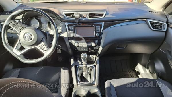 Grey Nissan Qashqai 2018 in Tallinn, with an engine capacity of 1.20 L and mileage of 91 thousand km for 10500 €, photo 6 on AUTOMOTO.COM.LV