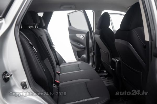 Grey Nissan Qashqai 2018 in Tallinn, with an engine capacity of 1.20 L and mileage of 128 thousand km for 10999 €, photo 9 on AUTOMOTO.COM.LV