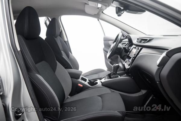 Grey Nissan Qashqai 2018 in Tallinn, with an engine capacity of 1.20 L and mileage of 128 thousand km for 10999 €, photo 10 on AUTOMOTO.COM.LV