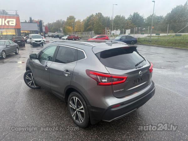 Grey Nissan Qashqai 2019 in Tallinn, with an engine capacity of 1.50 L and mileage of 126 thousand km for 14995 €, photo 5 on AUTOMOTO.COM.LV