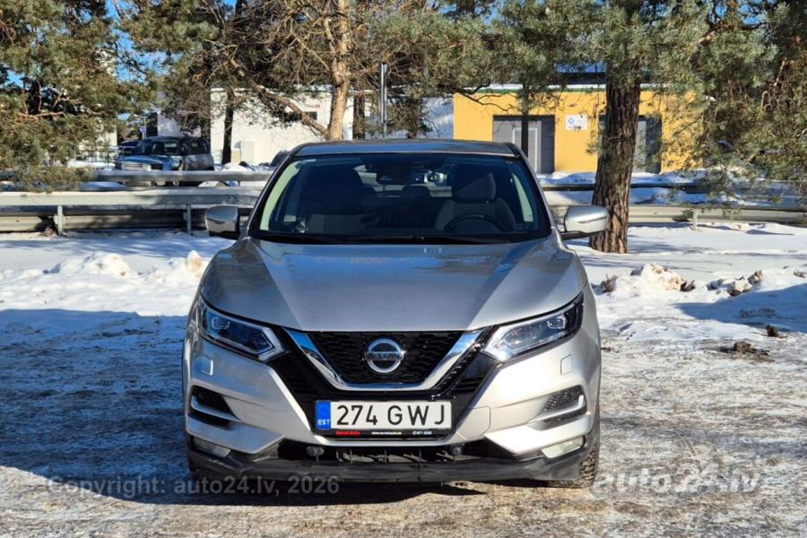 Grey Nissan Qashqai 2020 in Tallinn, with an engine capacity of 1.30 L and mileage of 31 thousand km for 15500 €, photo 1 on AUTOMOTO.COM.LV