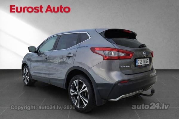 Grey Nissan Qashqai 2020 in Tallinn, with an engine capacity of 1.30 L and mileage of 81 thousand km for 14800 €, photo 3 on AUTOMOTO.COM.LV