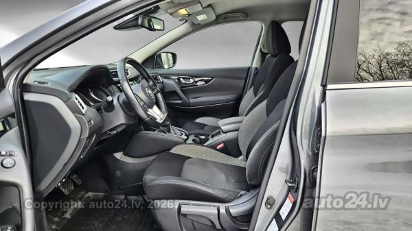 Grey Nissan Qashqai 2020 in Tallinn, with an engine capacity of 1.30 L and mileage of 81 thousand km for 14800 €, photo 10 on AUTOMOTO.COM.LV