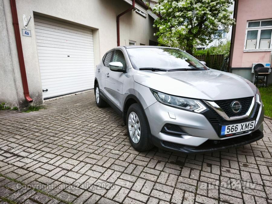 Grey Nissan Qashqai 2020 in Tallinn, with an engine capacity of 1.30 L and mileage of 57 thousand km for 16900 €, photo 1 on AUTOMOTO.COM.LV